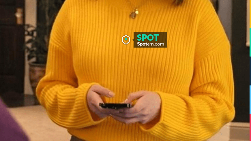 Yellow Knit Sweater of Mabel Mora (Selena Gomez) as seen in Only ...