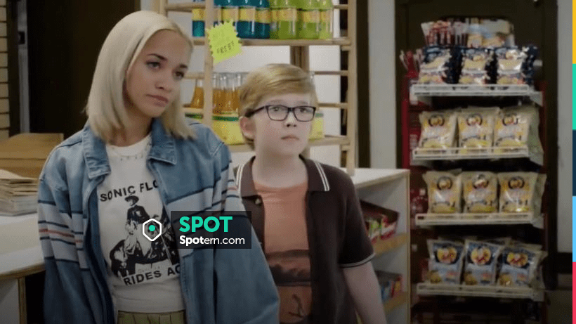 Brandy Melville Chloe Sonic Flower Top worn by Ava (Amirah J) as seen ...