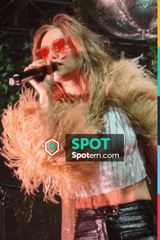 Santa Feathers Coat worn by Suki Waterhouse at Sparklemuffin Tour ...