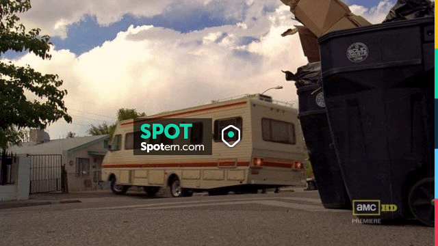 The legendary Camper Fleetwood Bounder used by Walter White (Bryan ...