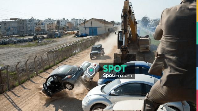 Volkswagen New Beetles destruido por James Bond (Daniel Craig) como se ...