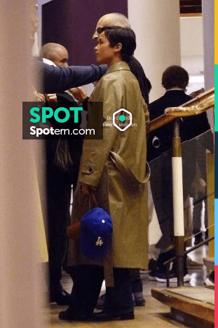 El abrigo Row Devitt usado por Taylor Russell en Londres el 19 de ...