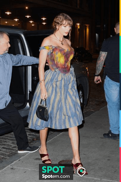 Aquazzura Twist Slide Sandal worn by Taylor Swift in New York City on ...