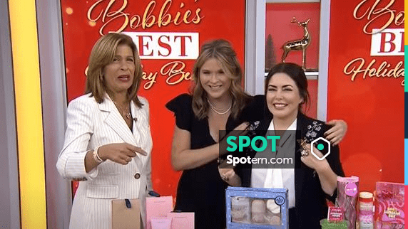 Cinq a Sept Khloe Rhinestone Vines Blazer worn by Bobbie Thomas as seen ...