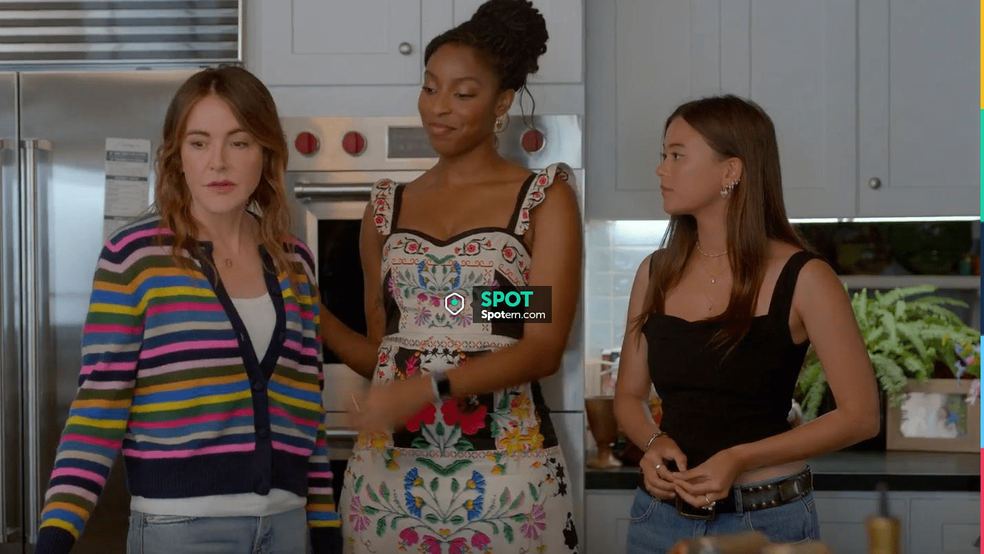 La DoubleJ Promenade Dress de Gaby (Jessica Williams) dans la série ...