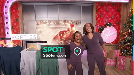 Softies Solid Marshmallow V-neck Lounge Set worn by Sherri Shepherd as ...