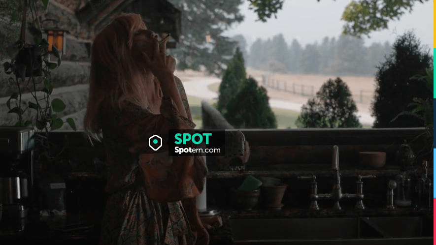 Spell and the Gypsy Delirium Robe in Gold worn by Beth Dutton (Kelly ...