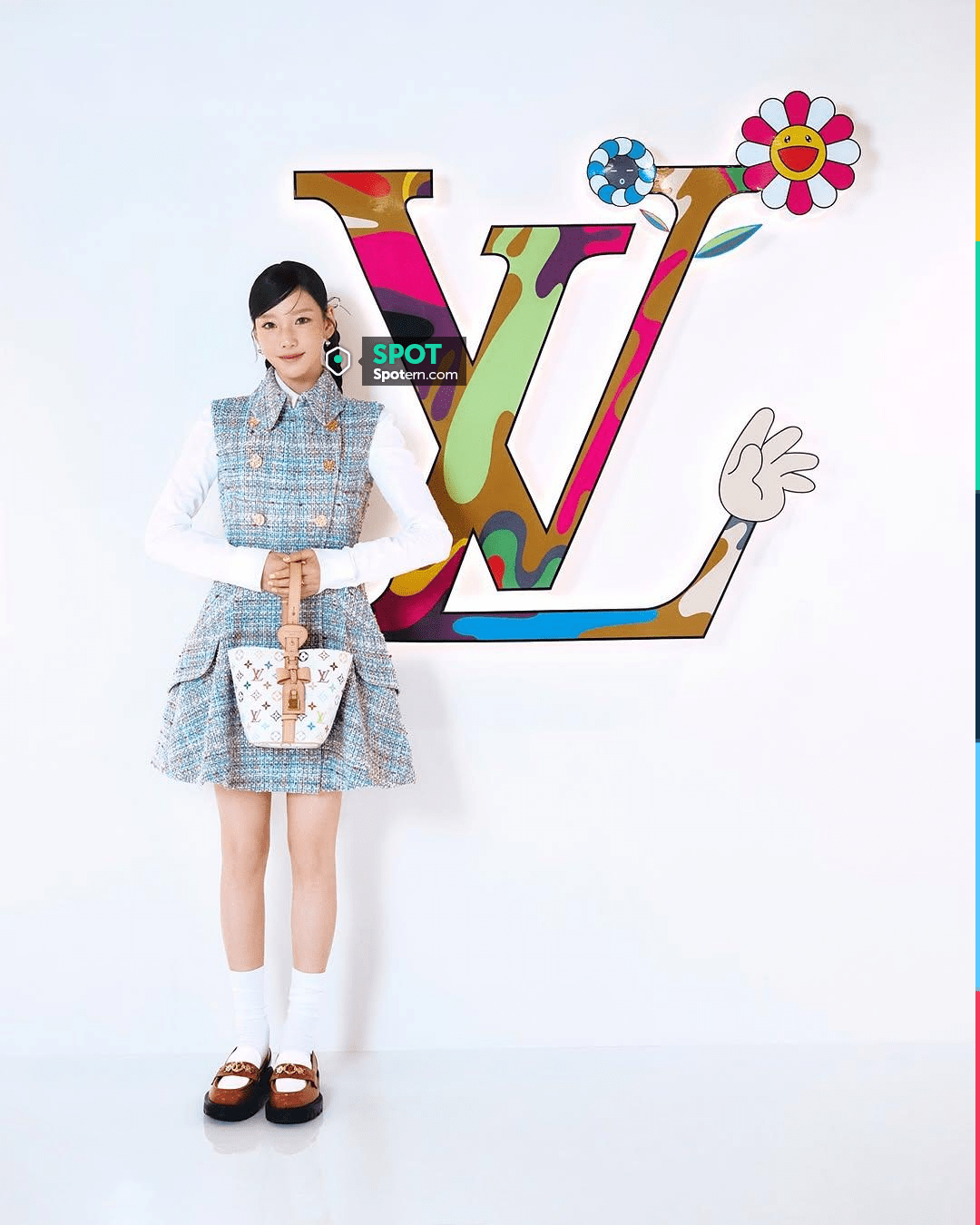 Louis Vuitton Idylle Blossom Small Hoop White Gold and Diamond worn by ...