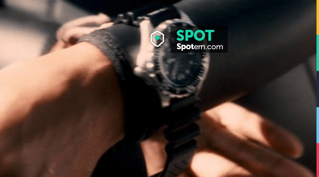 Watch Kate Mathieson (Hale Berry) in Dark Tide | Spotern