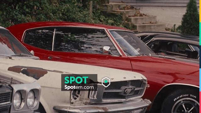 The Ford Mustang is smashed in Jack Reacher | Spotern