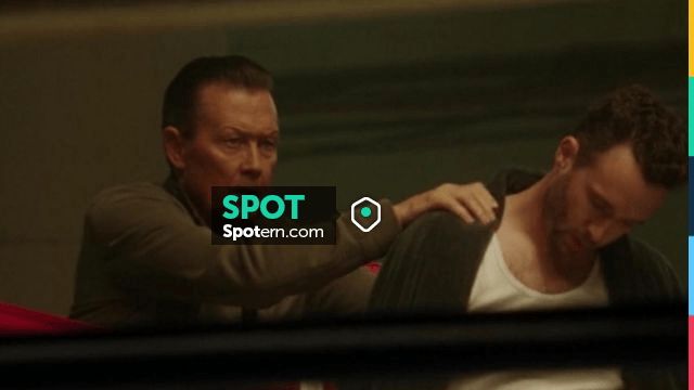 le sweat zippé de l'agent Cabe Gallo (Ro­bert Pa­trick) dans Scor­pion ...