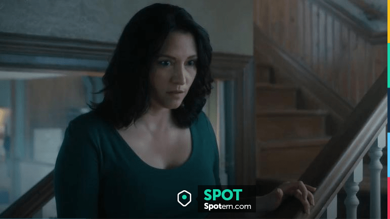 Loft Ribbed Scoop Neck Tee worn by Kat Landry (Chyler Leigh) as seen in ...