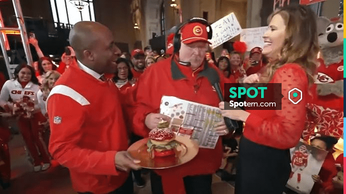 Cece Long Sleeve Mock Neck Clip Sleeve Sweater worn by Caitlin Knute as ...