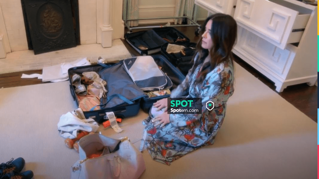 Lobo Rosa Micros Monkey Kimono worn by Kyle Richards as seen in The ...