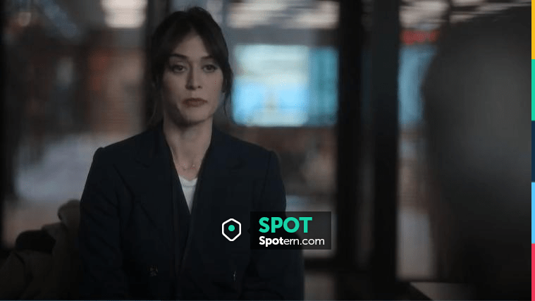 Ralph Lauren Wool Crepe Blazer worn by Alexandra Mullen (Lizzy Caplan ...