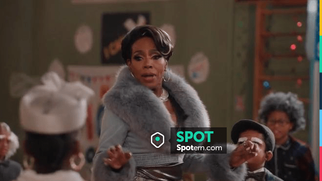 Azalea Wang Gisele-Denim Faux Fur Collared Statement Cropped Jacket worn by Barbara Howard ...