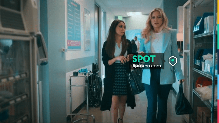 Sergio Hudson Exclusive Denim Blazer worn by Isla Gordon (Kate Hudson ...