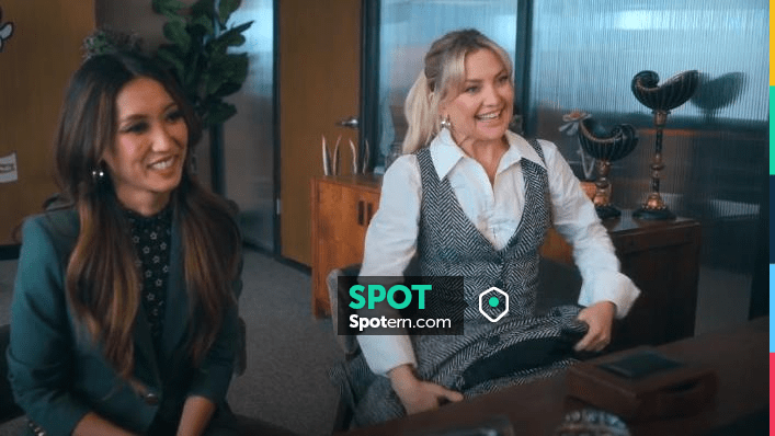 L'Academie June Vest worn by Isla Gordon (Kate Hudson) as seen in ...