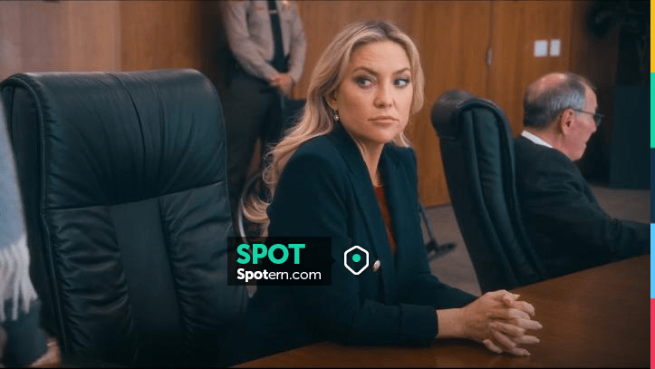 Veronica Beard Miller Blazer worn by Isla Gordon (Kate Hudson) as seen ...