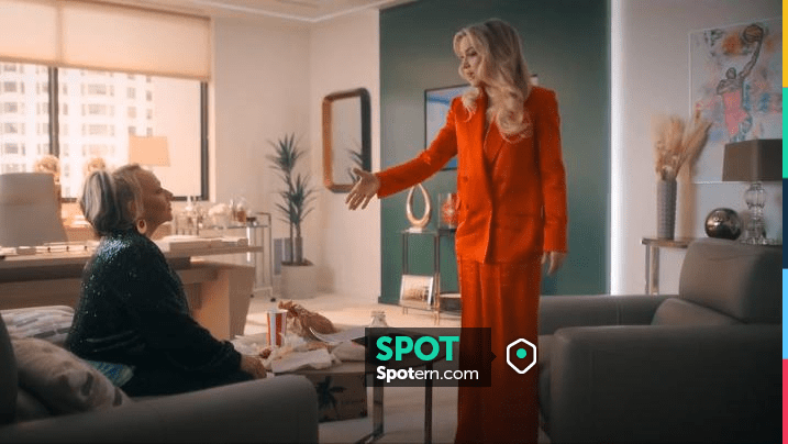 Simkhai Kyra Pants worn by Isla Gordon (Kate Hudson) as seen in Running ...