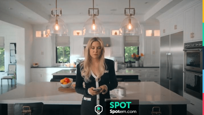 L’Agence Uzma Robe portée par Isla Gordon (Kate Hudson) vue dans ...