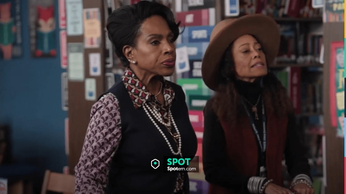 Zara Buttoned Knit Waistcoat worn by Barbara Howard (Sheryl Lee Ralph ...