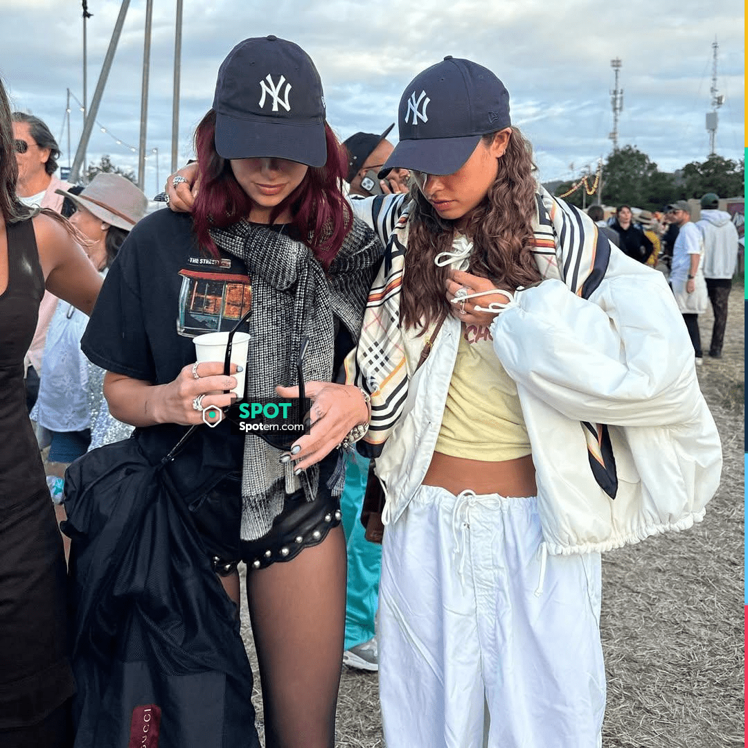 Tiffany & Co. Knot Double Row Ring Diamonds worn by Dua Lipa at ...