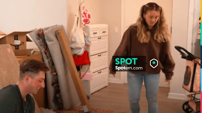 Brandy Melville Erica Oversized Sweatshirt In Brown worn by Baylen ...
