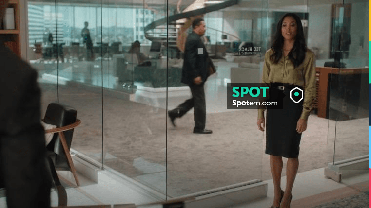 Saint Laurent Glossed-Leather Belt worn by Erica Rollins (Lex Scott ...