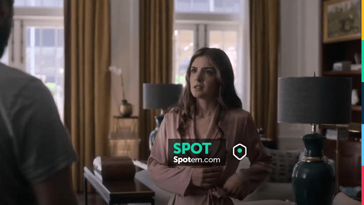 La Perla Powder Pink Silk Short Robe worn by Sloane Killory (Elise ...