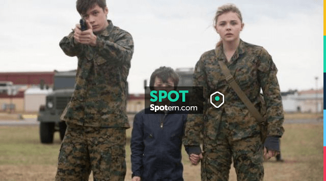 La camisa de camuflaje de Cassie Sullivan (Chloë Grace Moretz) en The ...