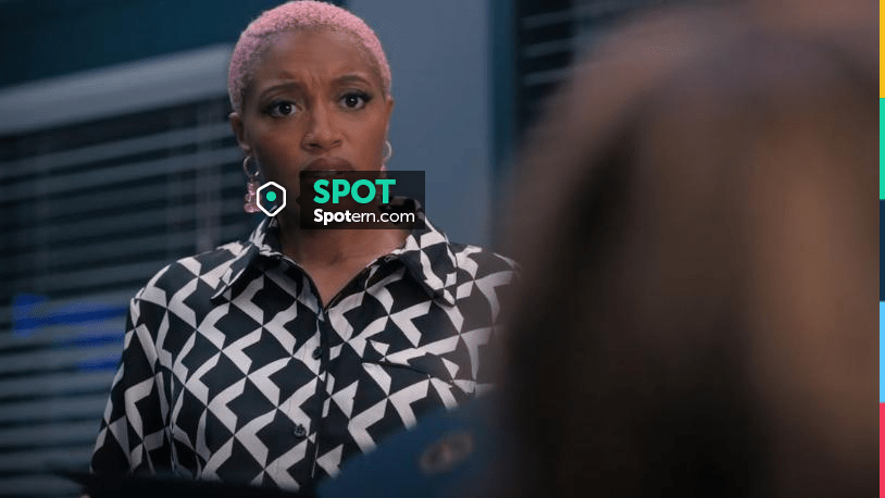 Crystal Haze Mega Nostalgia Bear Hoop worn by Kylie Mercer (Travina ...