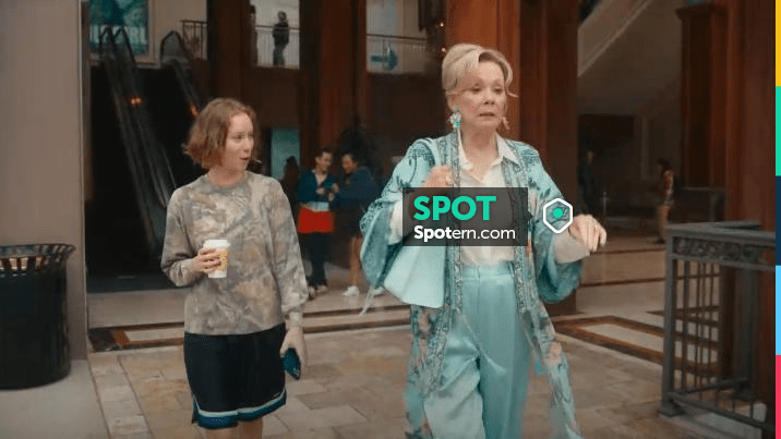 Camilla Blue Floral Long Silk Kimono worn by Deborah Vance (Jean Smart ...