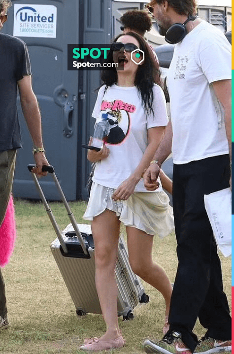 Givenchy 46 Sunglasses worn by Charli XCX in Coachella on April 11, 2025 | Spotern