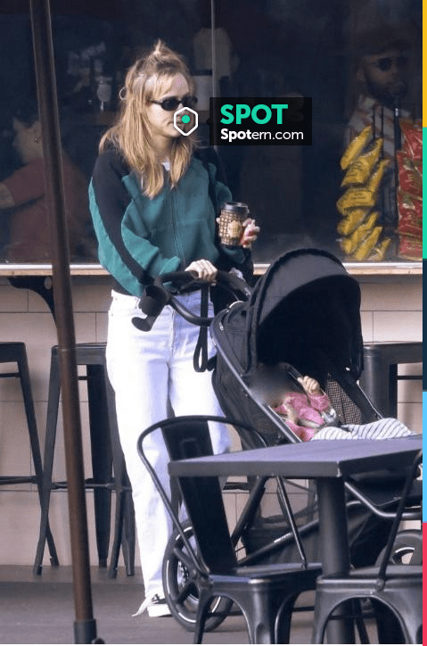 Ray-Ban Rb4441D Bio-Based Sunglasses worn by Suki Waterhouse in Los ...