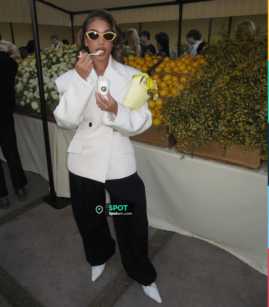 Jacquemus the Ovalo Trousers worn by Lori Harvey at Jacquemus La ...