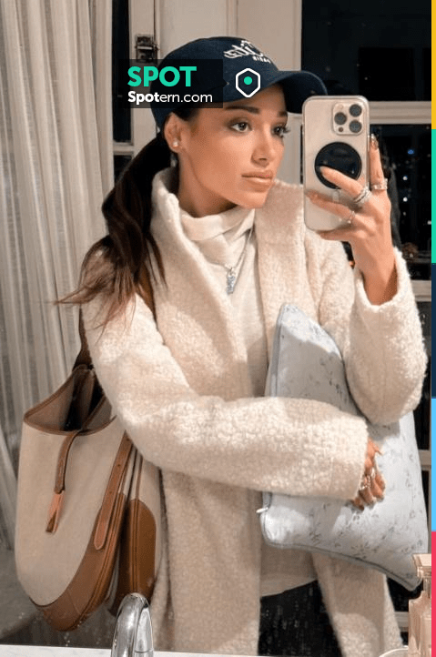 Casquette de baseball en coton Frame Ritz portée par Gabi DeMartino sur sa story Instagram le 27 ...