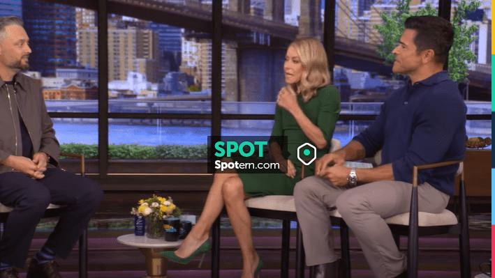 Robe Dolce & Gabbana Cady portée par Kelly Ripa comme on le voit dans ...