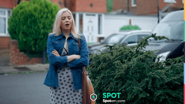 Bolso de mano tejido grande de Urban Outfitters usado por Beth Barnett ...