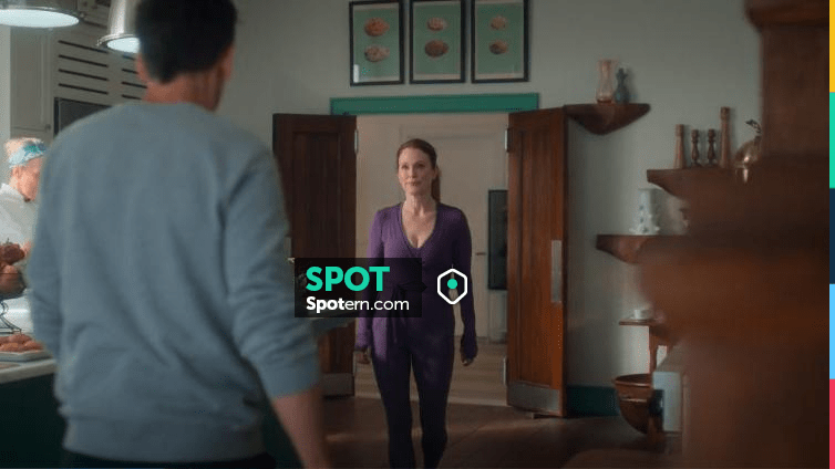 Beyond Yoga Featherweight Waist No Time Wrap Top worn by Michaela Kell ...