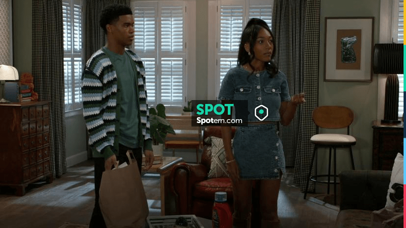 Top de botones de perla a juego de denim tejido GB usado por Samantha Richardson (Najah Jackson ...