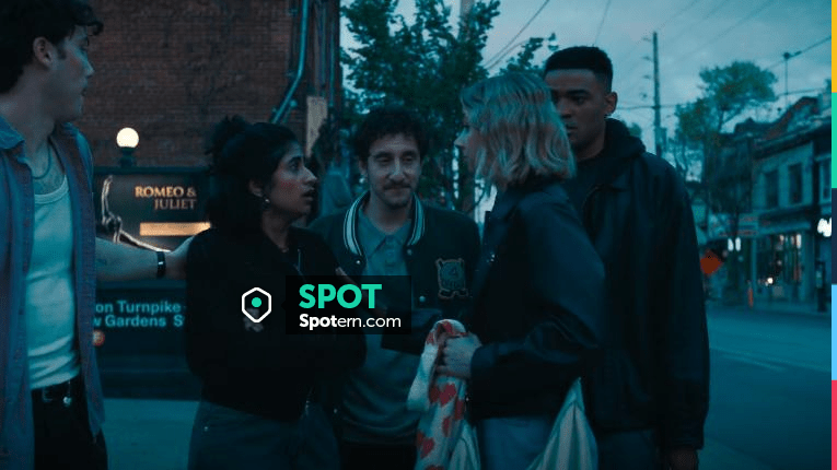 Zara Teztured Cropped Jacket worn by Issa (Amita Rao) as seen in Adults ...