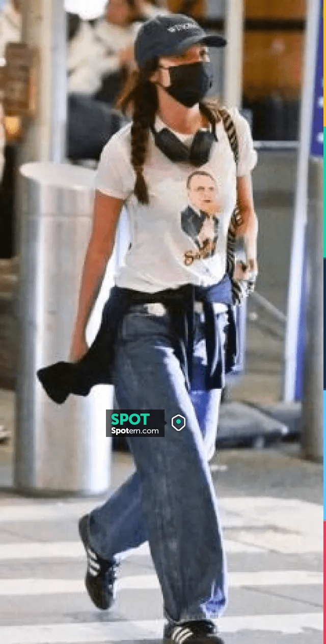 Nudie Jeans Clean Eileen 90S Stone Jeans worn by Olivia Rodrigo in New York Airport on June 2 ...