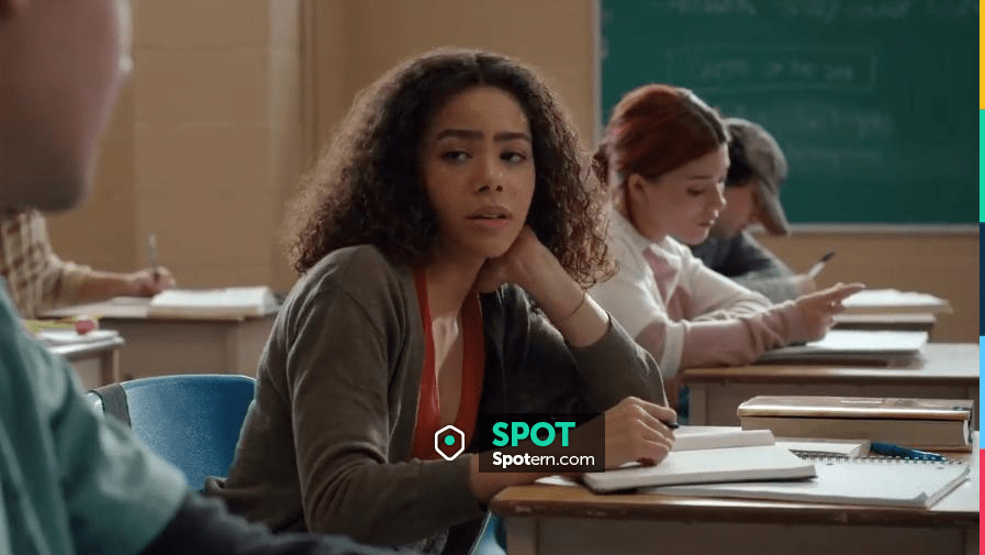 Urban Outfitters Out From Under Hailey Seamless Plunge Bra Top worn by ...