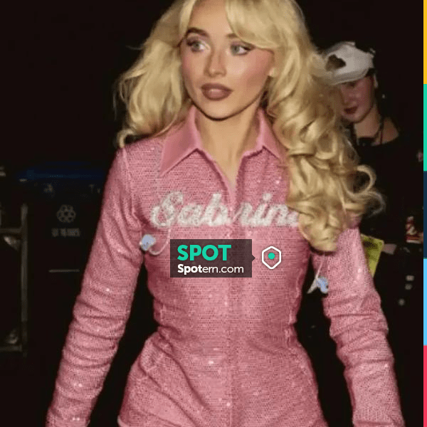 Sabrina Carpenter Combishort rose Chicago Lollapalooza | Spotern