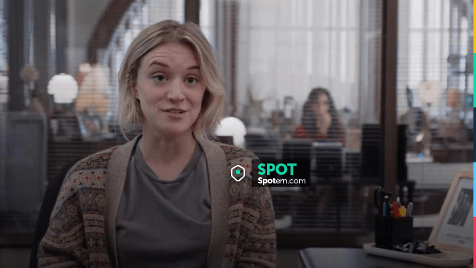 90s Oversized Cardigan worn by Mare Pritti (Chelsea Frei) as seen in ...