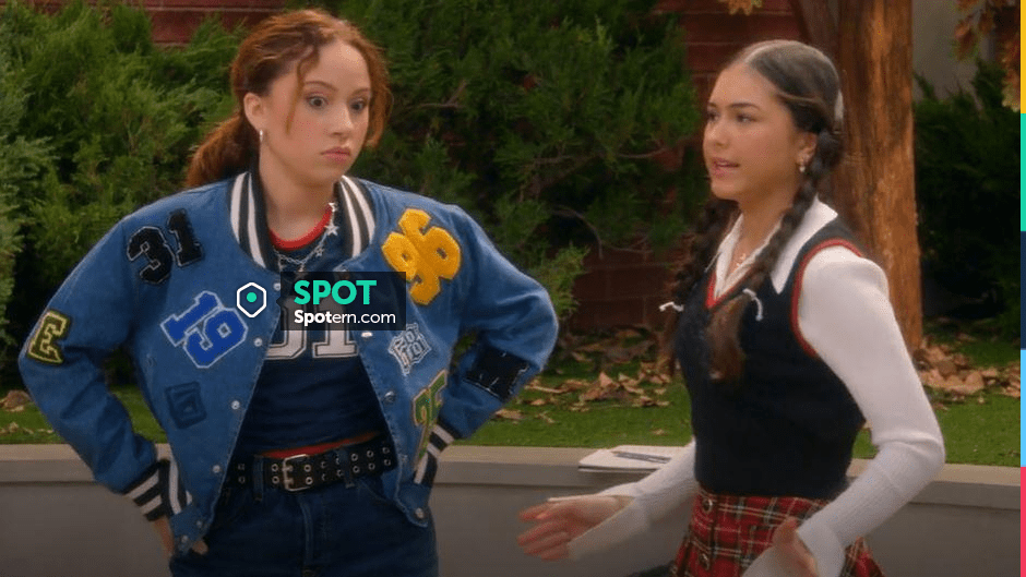 Akira Lattice Patch Denim Jacket worn by Jade Castillo (Carmen Sánchez ...