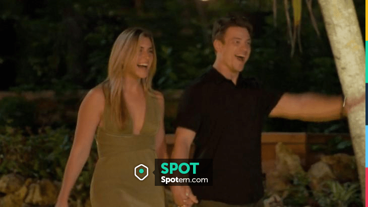 Hello Molly vous montrant une mini robe portée par Sara Carton comme on ...