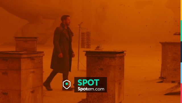 Les bottines noires de l'agent K (Ryan Gosling) dans Blade Runner 2049 ...