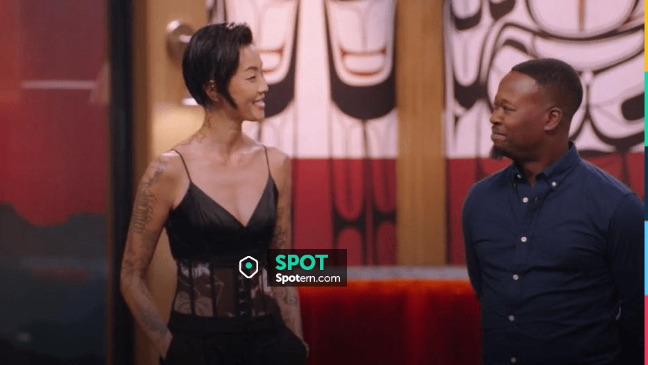 L’Agence Kelvis Haut de soutien-gorge en dentelle de soie porté par ...